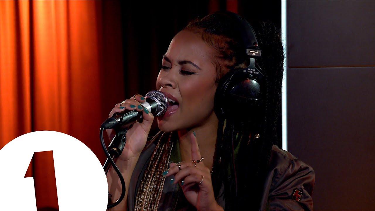 Melissa Steel - Kisses For Breakfast in the Live Lounge - YouTube