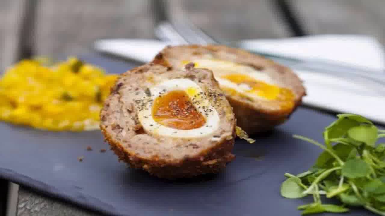 Chim Cút Khìa Nước Dừa Quail Fried roti Pigeon - YouTube