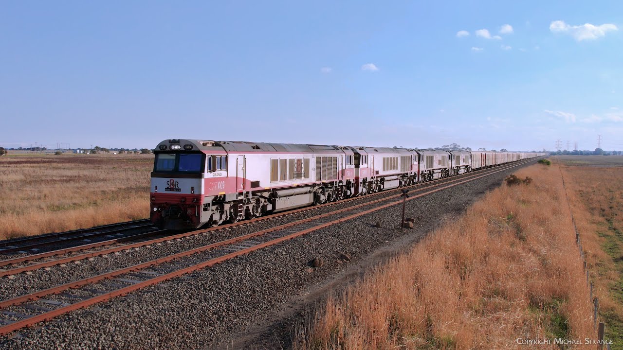 5PM9 SCT Mixed Freight Train With Four Diesel Locomotives (14/5/2023 ...