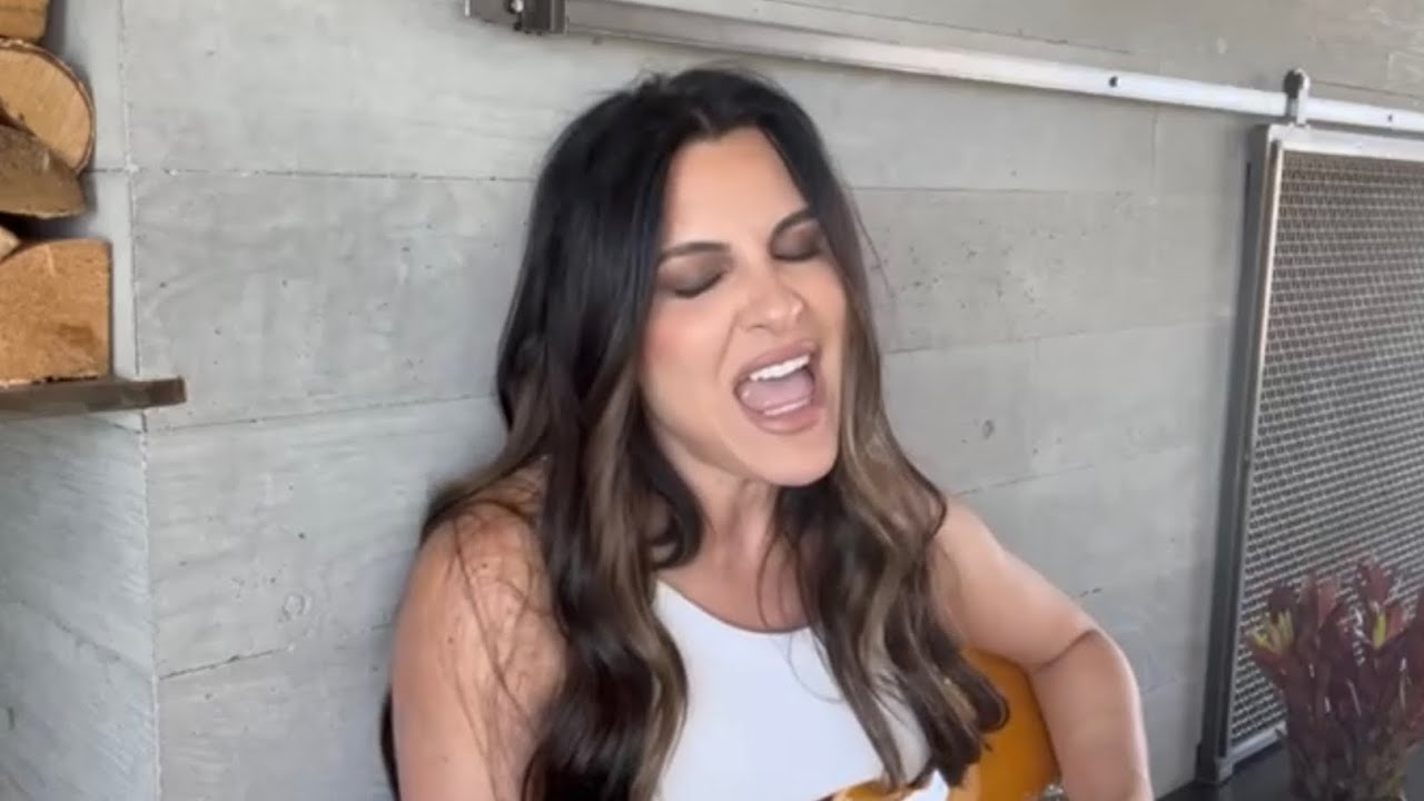 Zayra Álvarez - Mujer Contra Mujer (Cover del clásico de Mecano y Ana ...