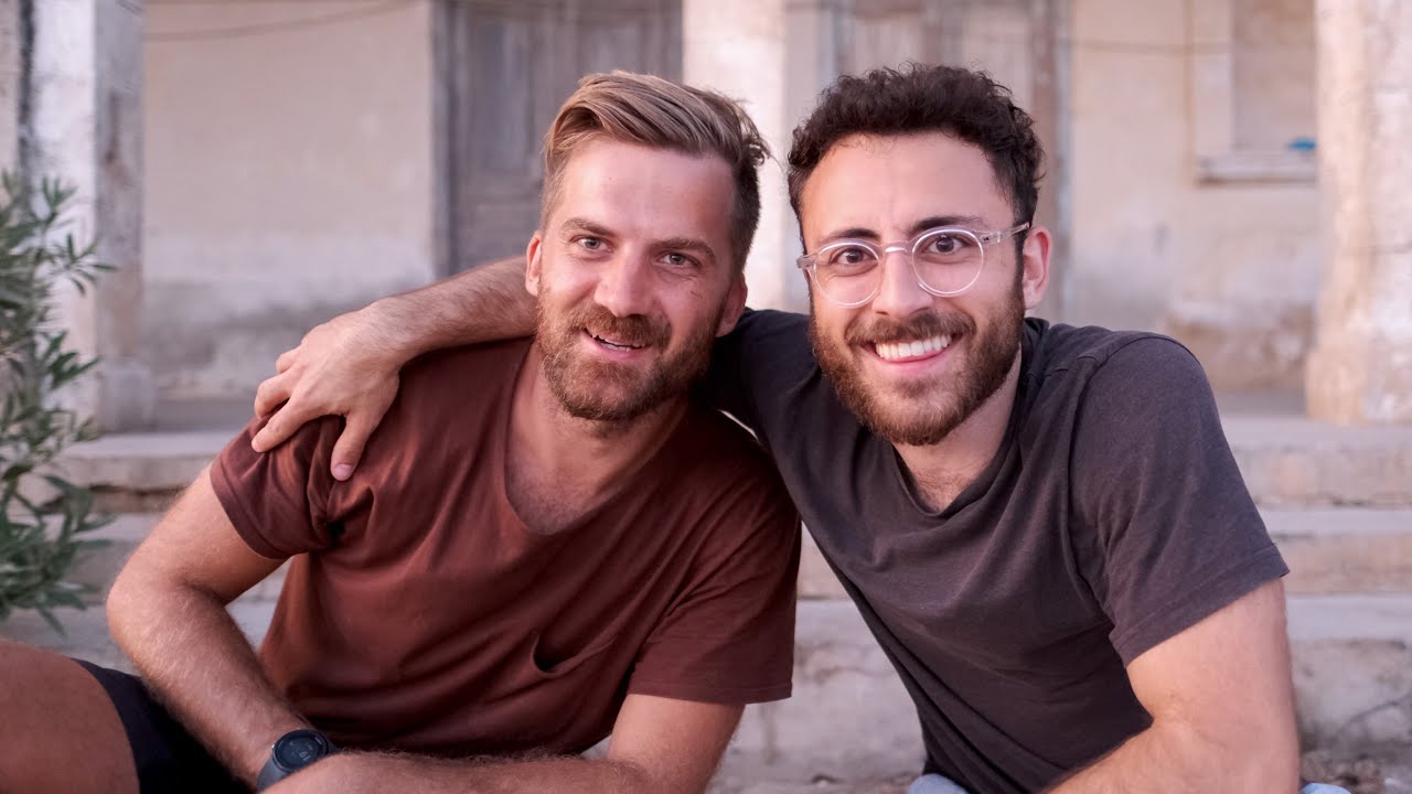 How to Make Deeper Connections: A Conversation with @johnnyharris about ...