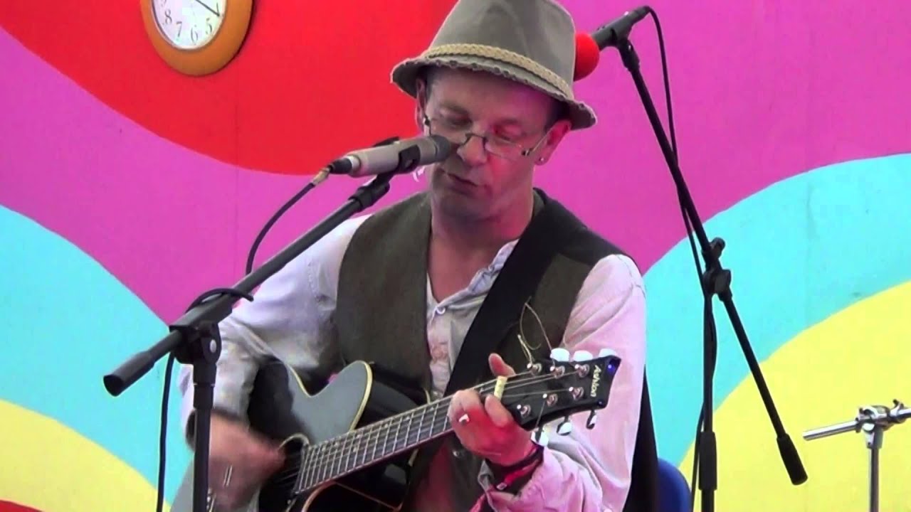 Stuart Wainwright at Bickerstock August 2013 - YouTube