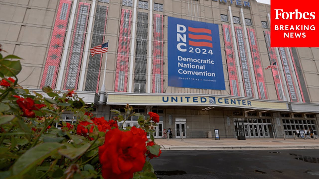 Workers Prepare The United Center In Chicago, IL, To Host The 2024 ...