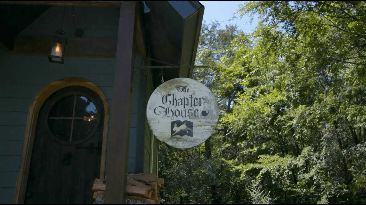 GoodReads Book Tour of the Chapter House - YouTube