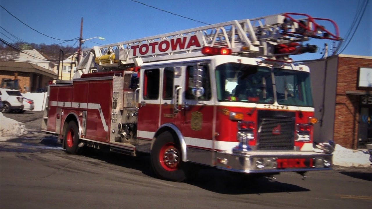 Totowa NJ Fire Department Truck 1 Responding from their quarters to ...