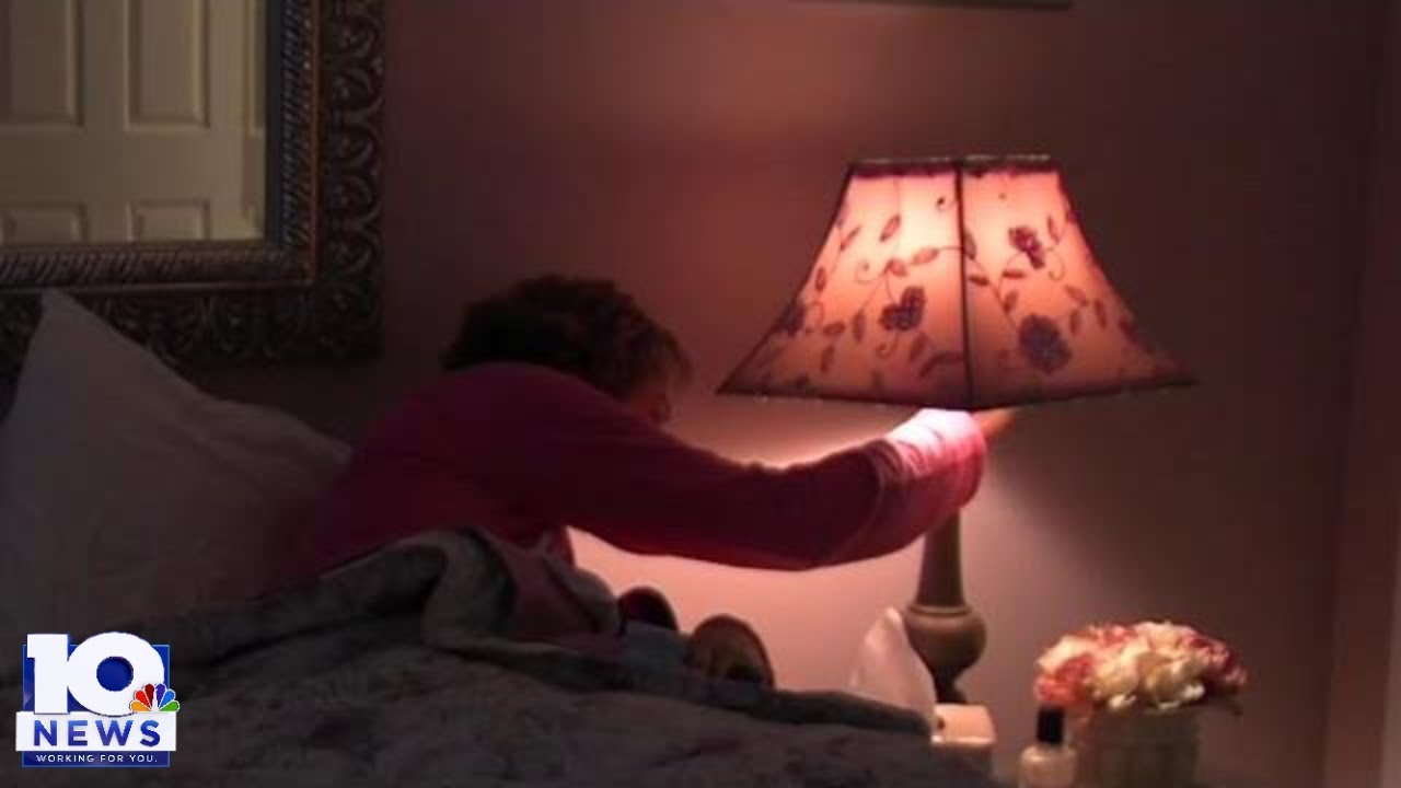 Watching the clock makes insomnia worse - YouTube