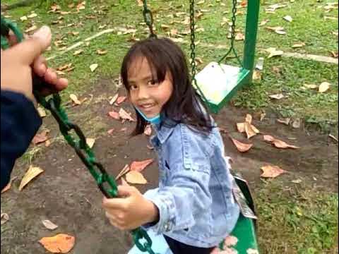 bermain ayunan di taman Prambanan Jogja - YouTube