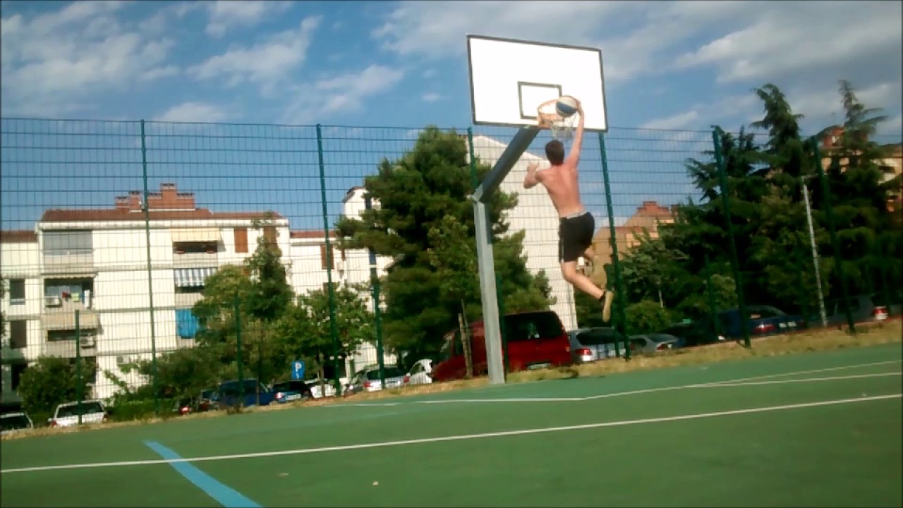 Dunking - practising the penultimate step tehnique - YouTube