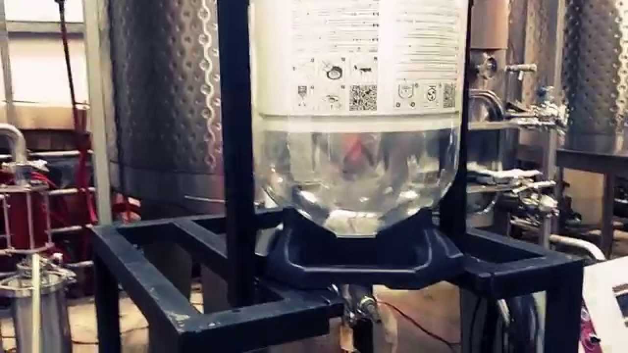 Filling 20L Slimline KeyKegs With Wine - YouTube
