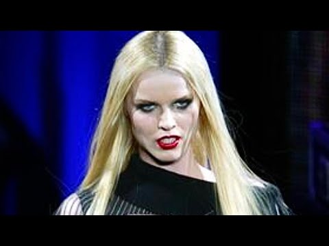 Versace Mens Fall/Winter 2003 - YouTube