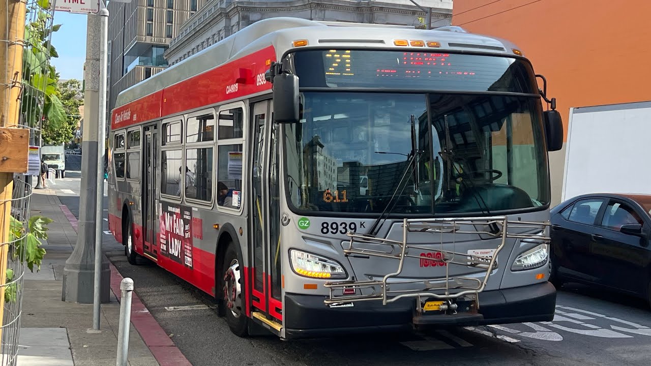 San Francisco MUNI 2018 New Flyer Xcelsior XDE40 8939 on route 21 Hayes ...