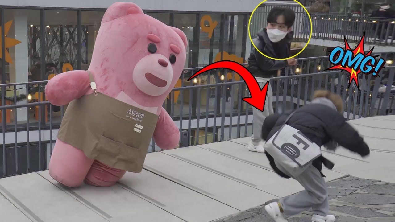 They had the Biggest Screams: Giant pink bear Prank - YouTube
