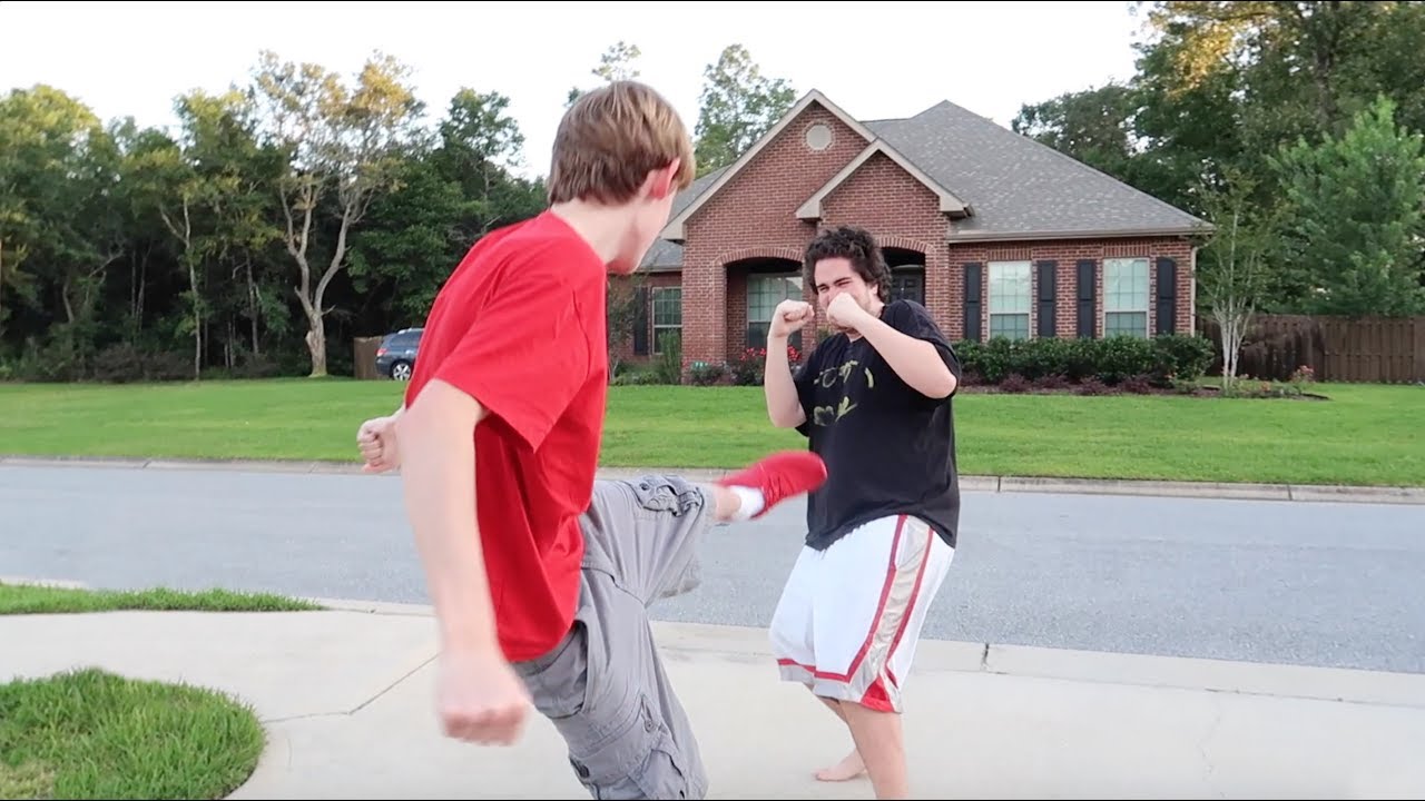 THEY'RE FIGHTING!! - YouTube