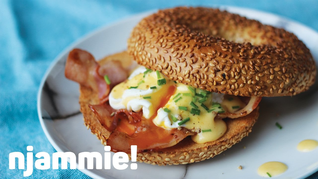 Breakfast Bagel Benedict recept - njammie! - YouTube