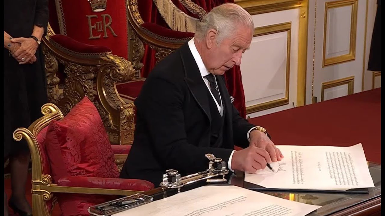 King Charles III's proclamation as king of the United Kingdom - YouTube