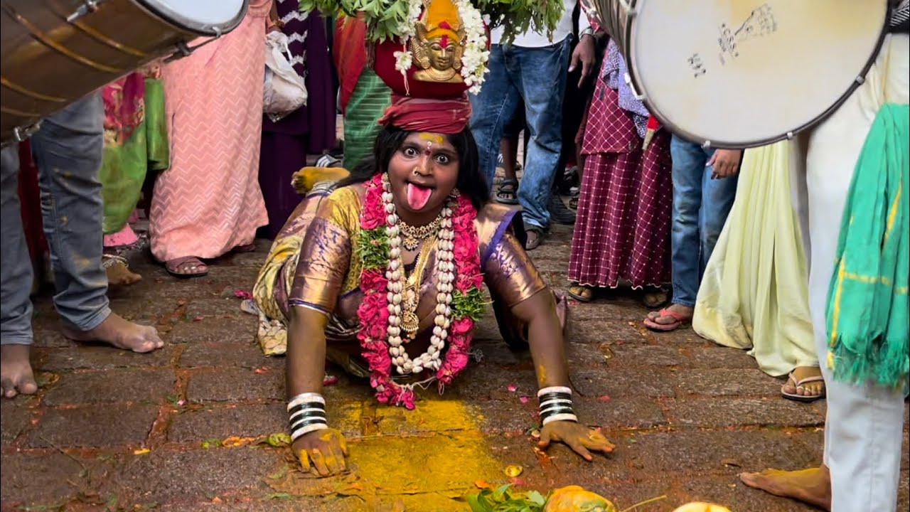 Sravanthi Akka Bonam At Golconda Jagadambika Bonalu 2024 | Ammavari Ki ...
