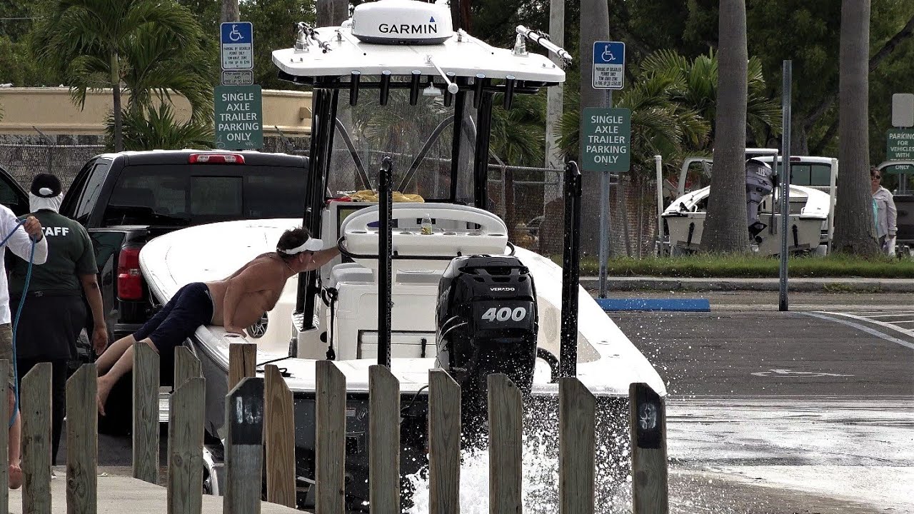 Chit Show Summer Madness ! (BlackPoint Marina) - YouTube