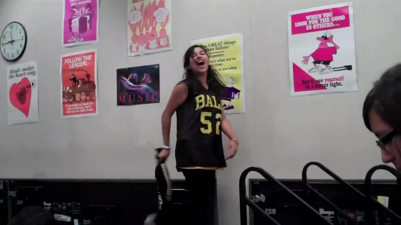 Ball jr high choir room - YouTube
