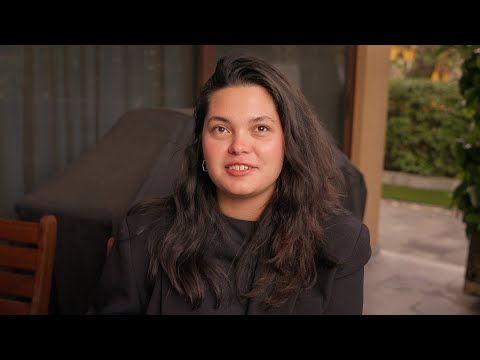 Mit einem 23 Zentimeter Schw…