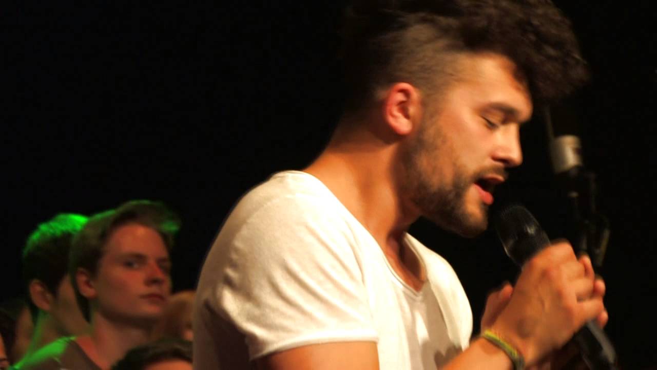 Happy Ending (Mika) - Oberstufenchor Cusanus Gymnasium - YouTube Music