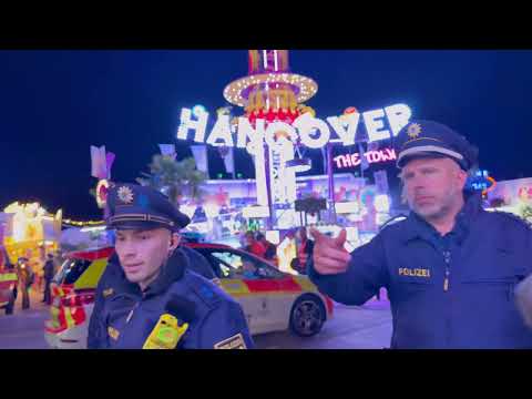 Tödlicher Unfall auf Oktoberfest: Mitarbeiter von Free-Fall-Turm stirbt.