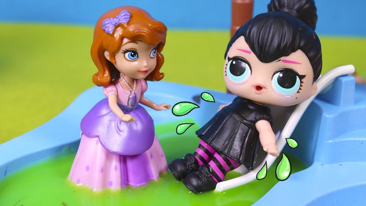 👑 PRINCESA SOFIA 👑 Princesa Sofía lleva a muñecas LOL a piscina de Slime | Princesa Sofia ...