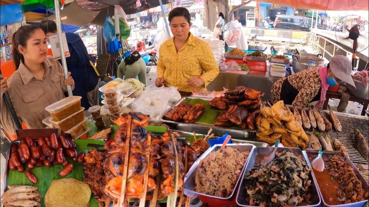 Cambodian street food - Yummy Khmer food, Grilled Fish, Frog, pork ...