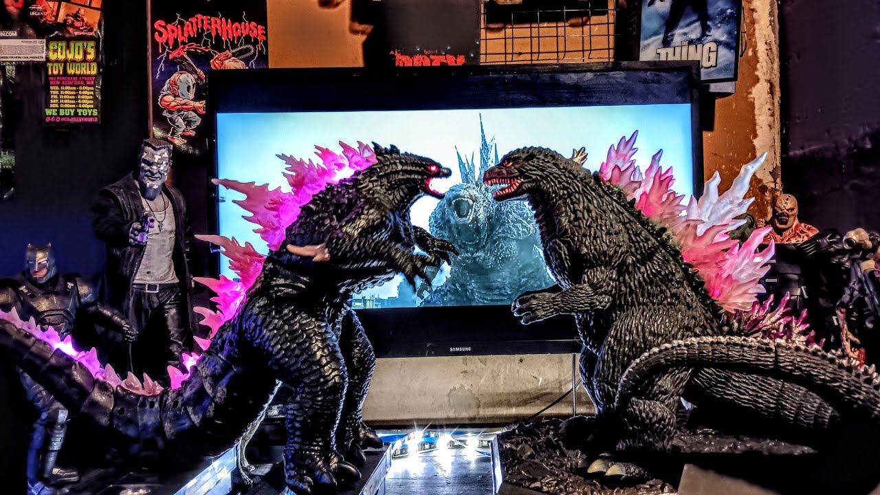 EVOLVED GODZILLA VS GODZILLA 2000!!! - YouTube