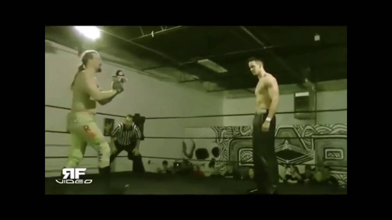 Bryce Donovan vs Razzle Dazzle - YouTube