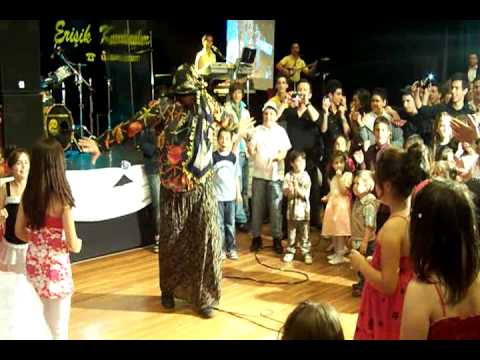 kolbasti oynayan masum köylü teyzamca =))))