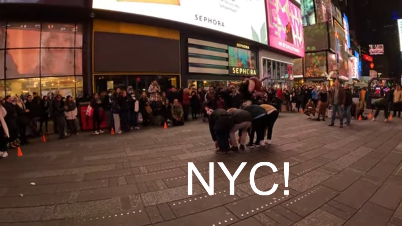 Amazing Street Performance on Times Square - YouTube