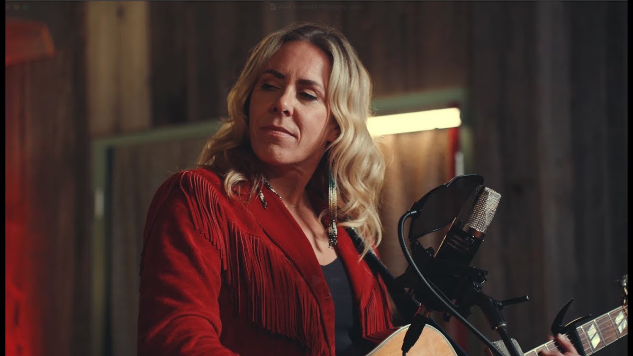 Amanda Rheaume - #44 (Live from The Woodshed) - YouTube