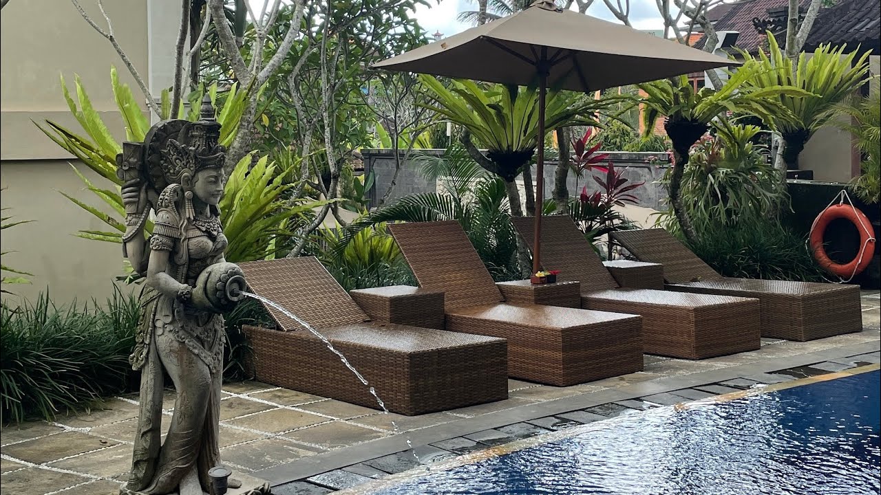 Hotel Bintang 3 Cantik Bergaya Bali Dengan 2 Swimming Pool | Tebesaya ...