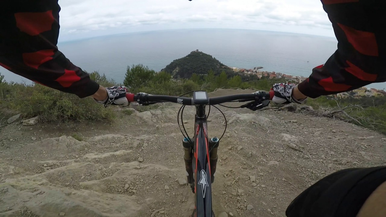 Finale Ligure - DH Men - YouTube