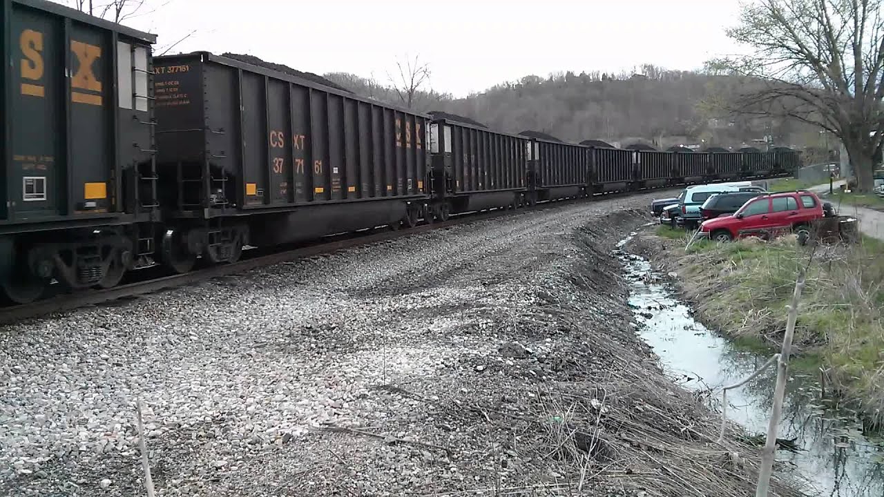 CSX 882 & 550 @ Chapmanville, WV, - YouTube