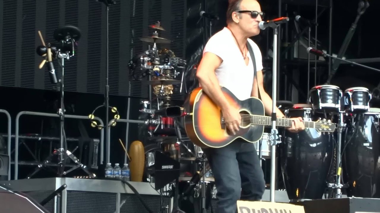Bruce Springsteen : Burning Love [Paris 2013] - YouTube
