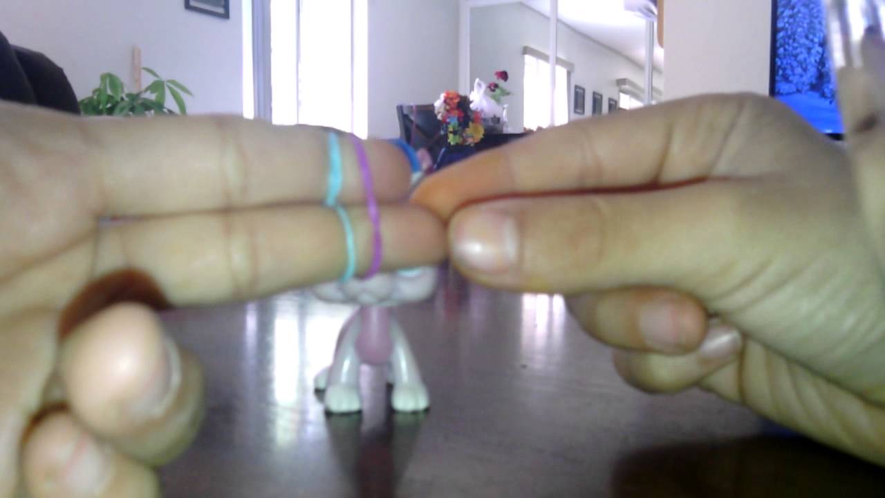 DIY how to make an lps bow with loom bands (easy) - YouTube