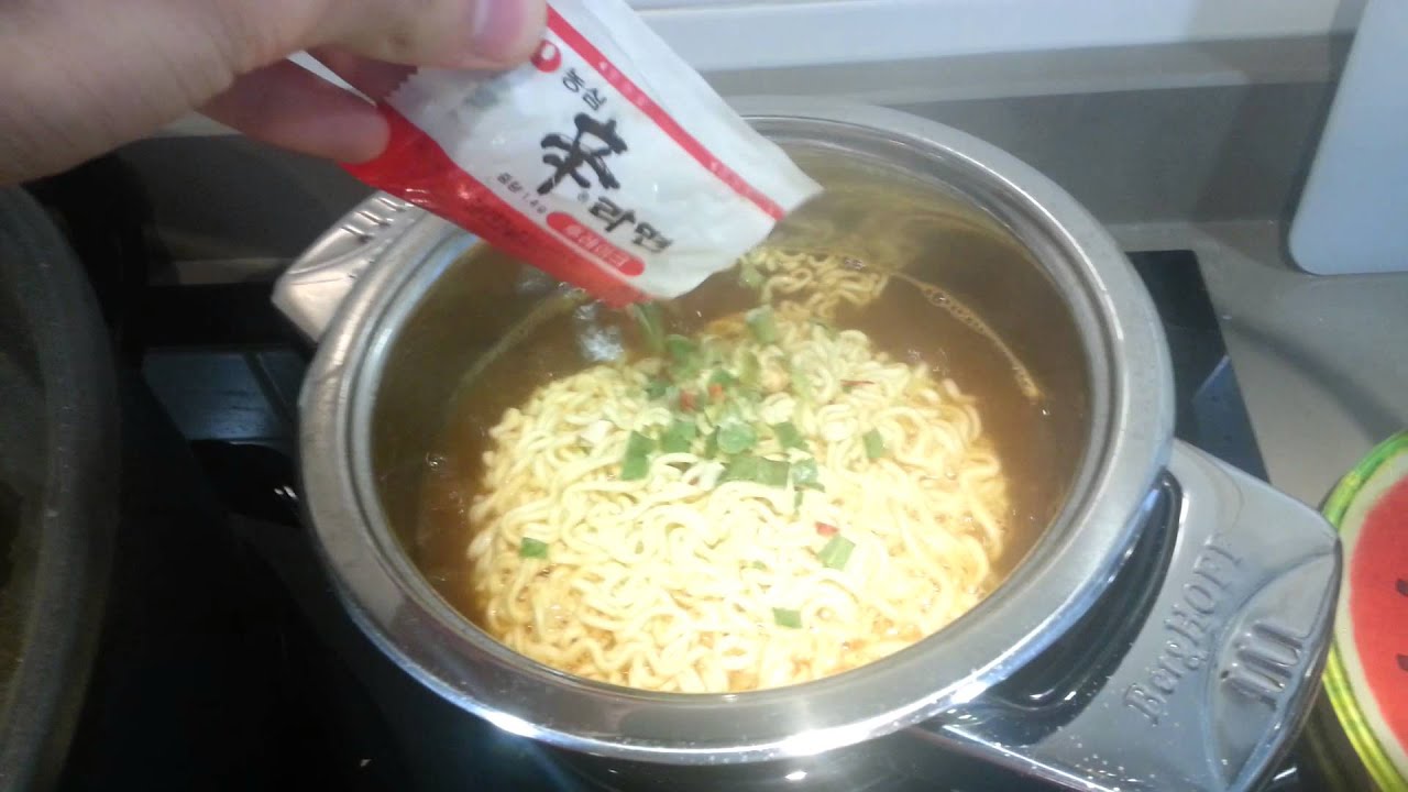 Como hacer sopa Coreana picante - YouTube