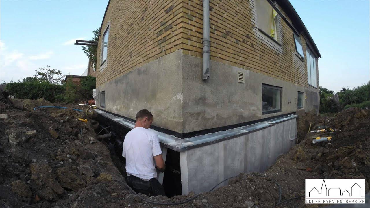 Fugtsikring af kældervæg - Åbyhøj - YouTube