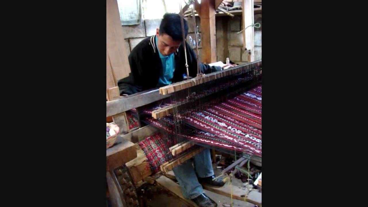 Maya Weaving Process - Treadle Foot Loom - YouTube