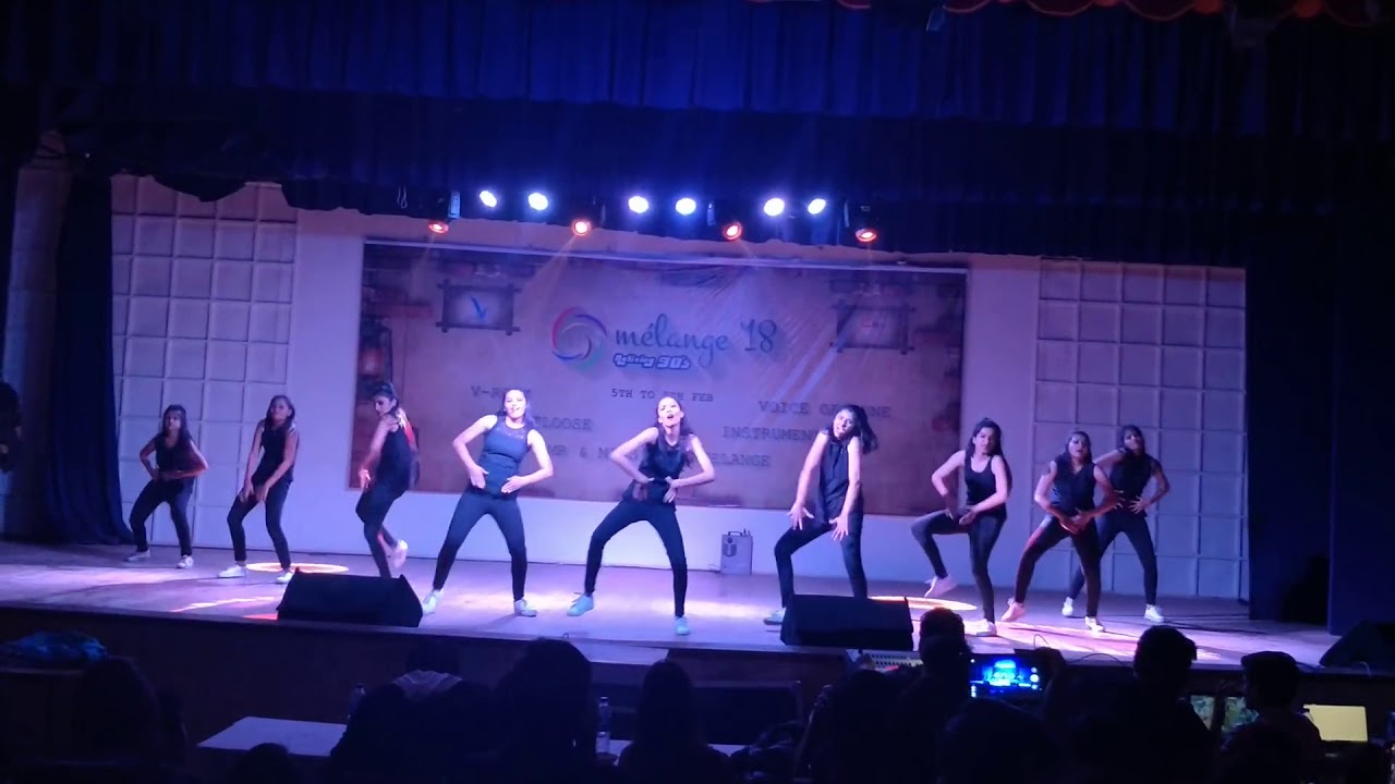 VIT PUNE Team Zephyr performance melange 2k18 - YouTube