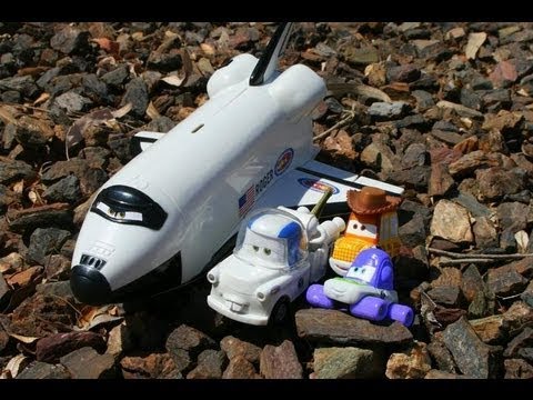 Moon Mater and Buzz Lightyear Cars save Toy Story Woody Wagon in Space ...