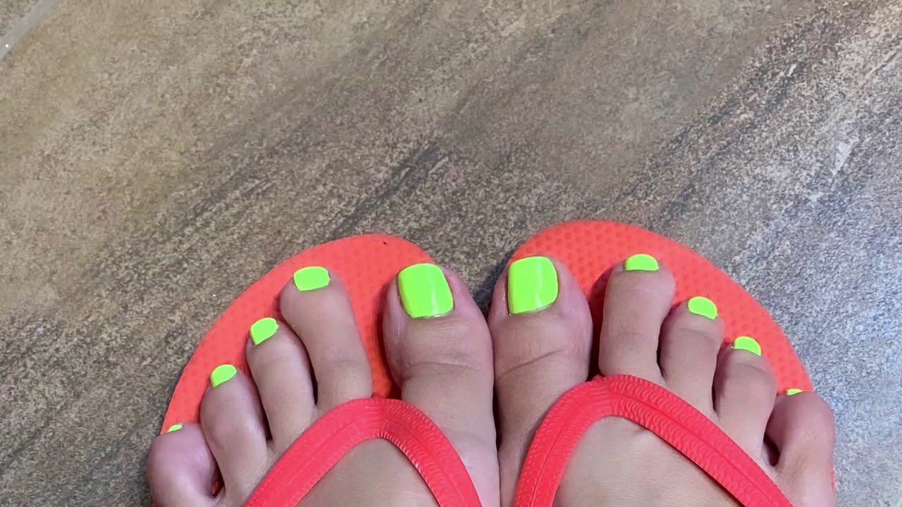 Neon Green Toenails