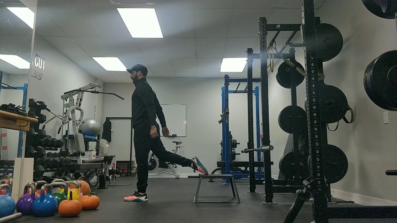 Plyometric Bulgarian Split Squats - YouTube