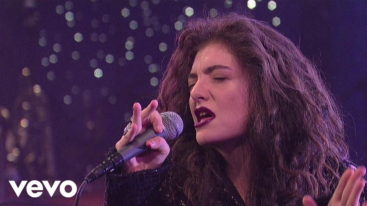 Lorde - White Teeth Teens (Live On Letterman) - YouTube