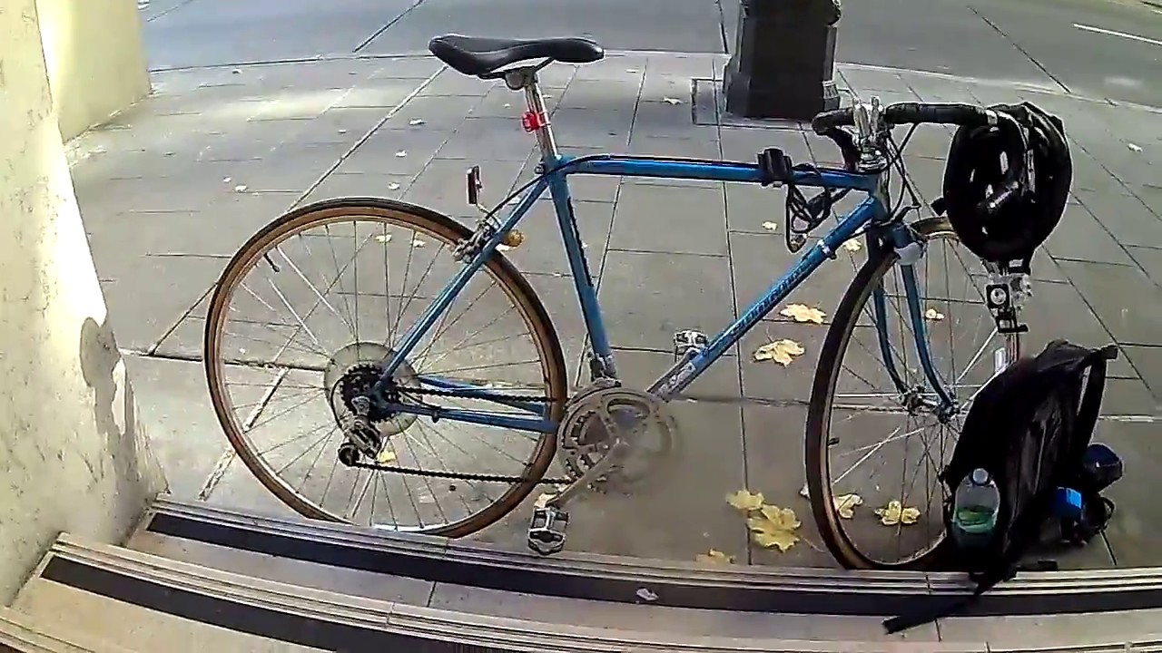 Bike Messenger Vs Traffic (Downtown Seattle) - YouTube