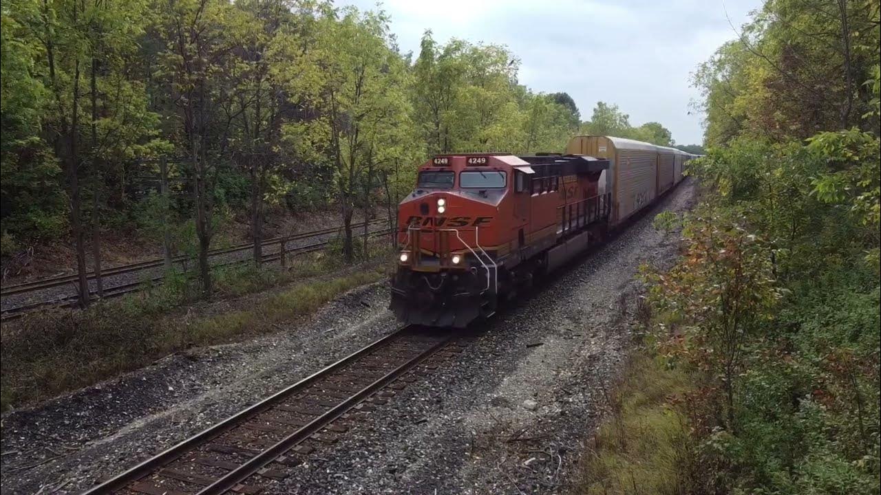 BNSF 4249 on CP line. Autorack train, Denfield road bridge, London, Ontario, Canada. - YouTube