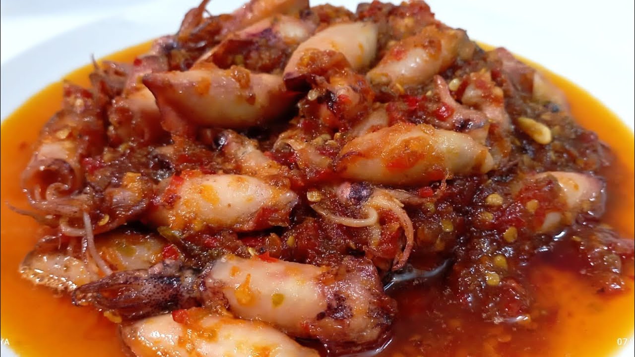 Resep sambal baby cumi paling enak || tahan lama dan tidak alot - YouTube