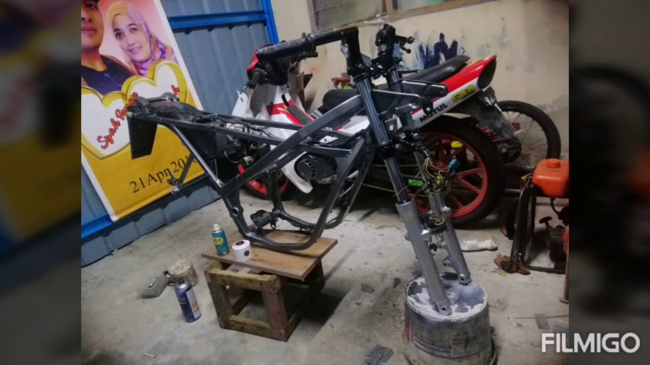 Suzuki txr 150 gamma restore - YouTube