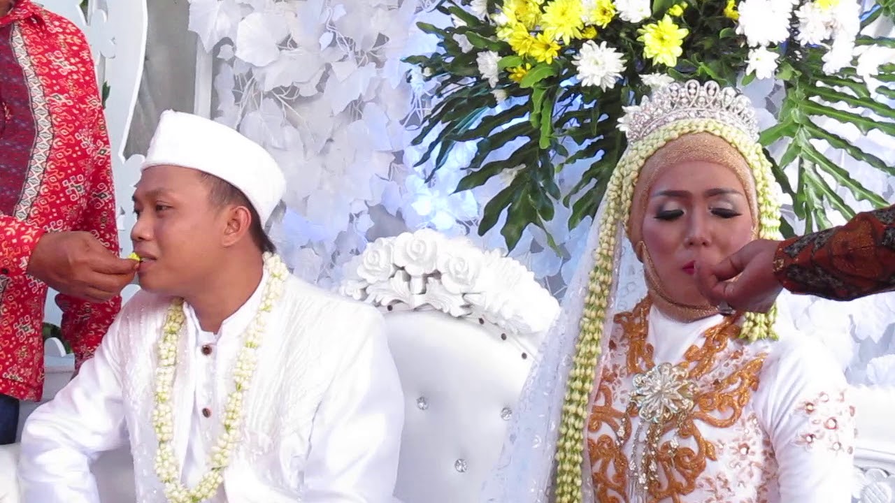 Pengantin Simple Adat Sunda - Upacara Adat Sunda Telp : 0822-1373-9483
